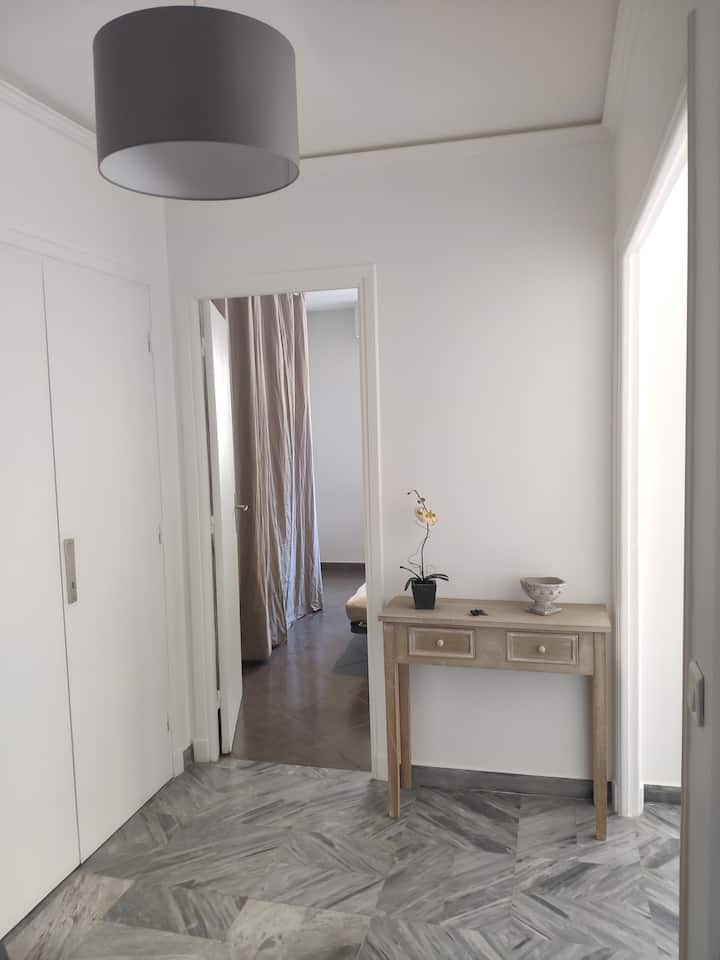 3 Pièces 67m2 Centre Ville Très Lumineux Et Calme - Nice