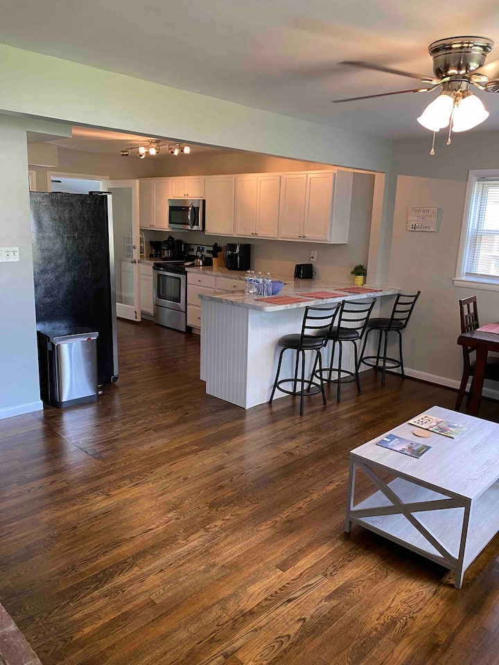 Game Room! 5 Beds An 4 Bedrooms - Lexington, KY