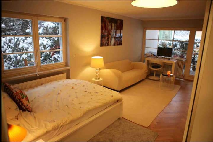 Wohnung Im Nobelviertel / Super Anbindung / Messe - Munich