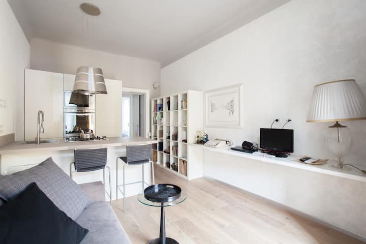 Smart Suite Along Naviglio Grande - Milano