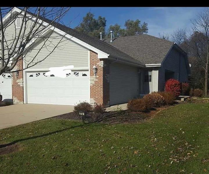 Close To Everything!
Rkfd Condo @ State & Mulford - Rockford, IL