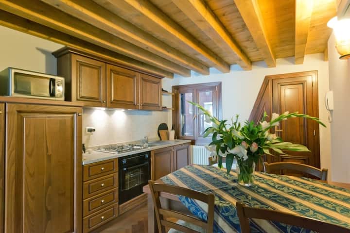 Cozy Apartment | 4 Pax | Jewish Ghetto | A/c |Wifi - Venice