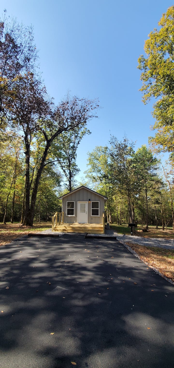 Adorable Tiny House Cabin 5 - Lake Guntersville - Guntersville, AL