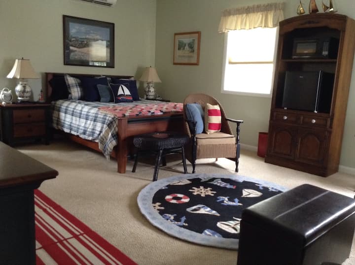Large Nautical Master Suite - Traverse City, MI