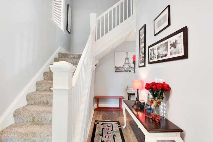A Touch Of Paris In Kc Nsd-str-01288 - Riverside, MO