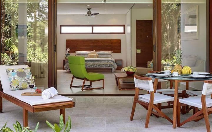 Catchy Couples Getaway In Jungle - Akumal