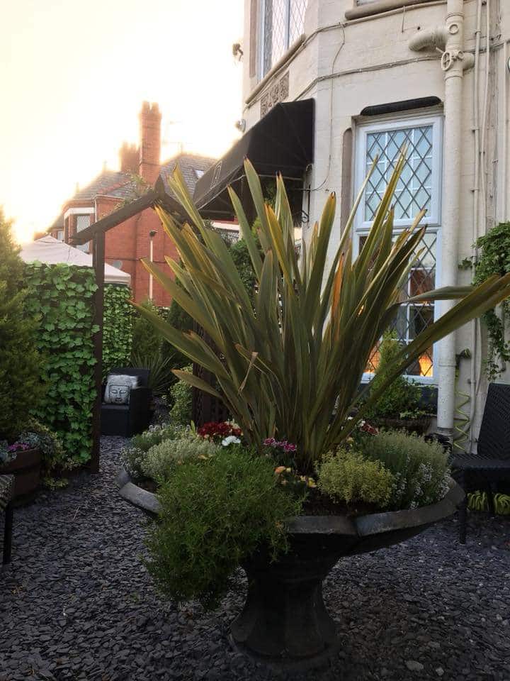 Beautiful Family Run Hotel / Historic City Chester - Chester, UK