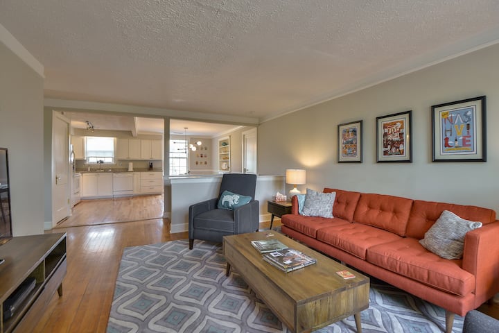 Clean, Modern Five Points Apartment - Nashville, TN