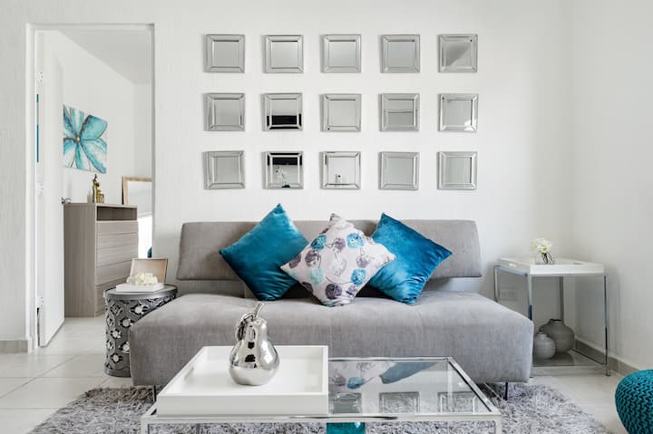 Aqua Apartment Deluxe 
Pool Area 
High Speed Internet - Playa del Carmen