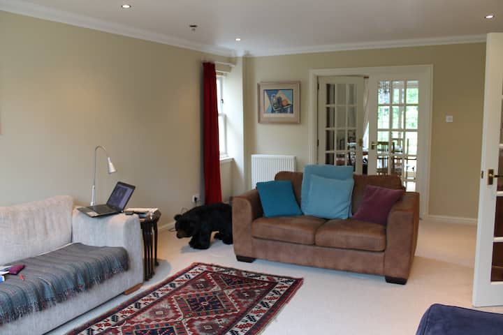 Old World Hospitality With Modern Comforts. - Aboyne