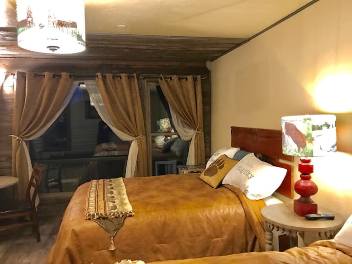 #204 Parkhotelyellowstone Private 2 Queen 1 Bath - Gardiner, MT