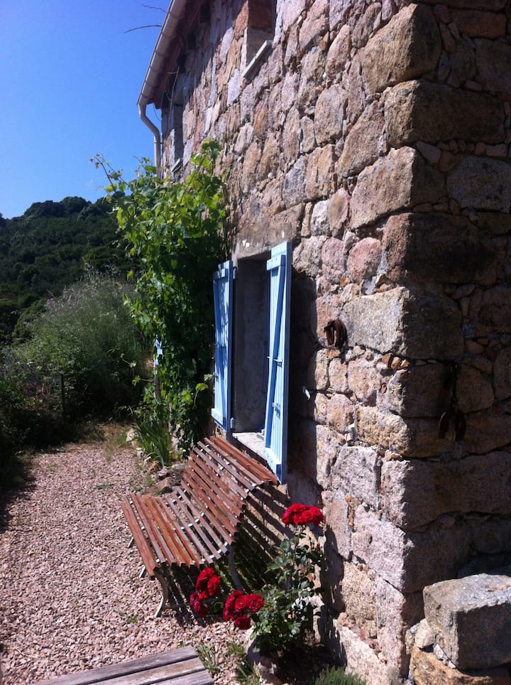 Maison Traditionnelle En Pierre Au Cœur Du Maquis - Corse-du-Sud