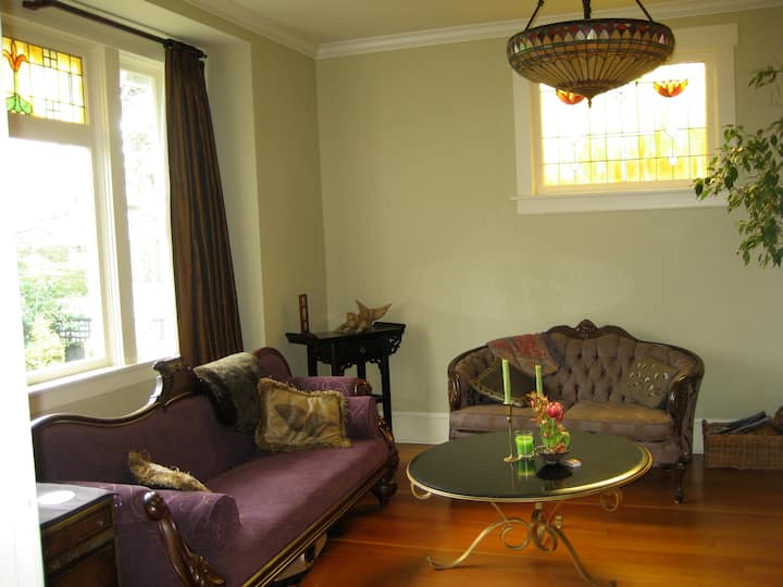 Private Room & Bath/delux Heritage House - Victoria, Canada