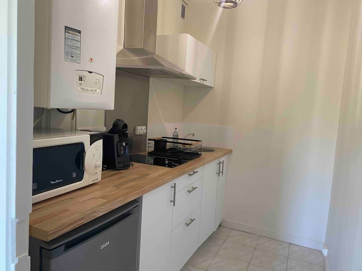 Studio Rénové Avec Balcon Et Place De Parking - Mâcon