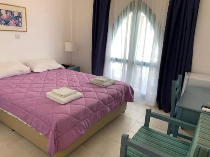 Axiothea Hotel - Paphos