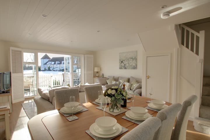 The Lakehouse, Cotswold Water Park - Cirencester