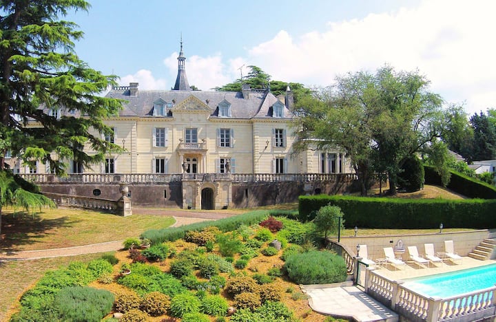 Garden 2br Apt With Pool, King Beds - Bourgueil