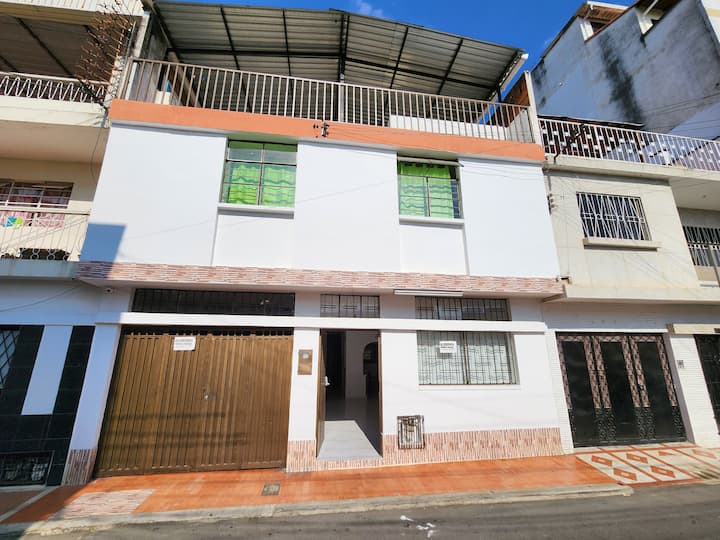 En Excelente Sector Bucaramanga Casa Apto 1er Piso - 