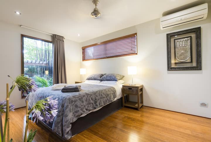 Luxury Garden Townhouse In West End - Oxley