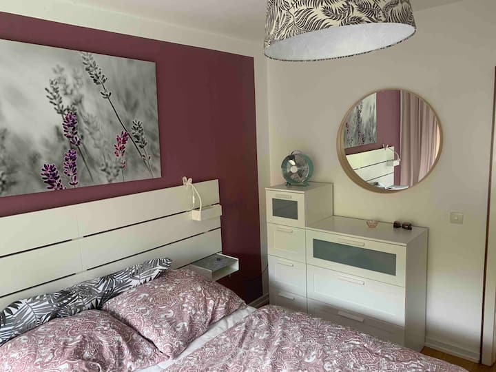 Sonnige 2-zimmerwohnung In Sehr Zentraler Lage - Hamburg