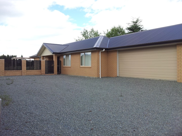 Glencairn Glamour - Twizel