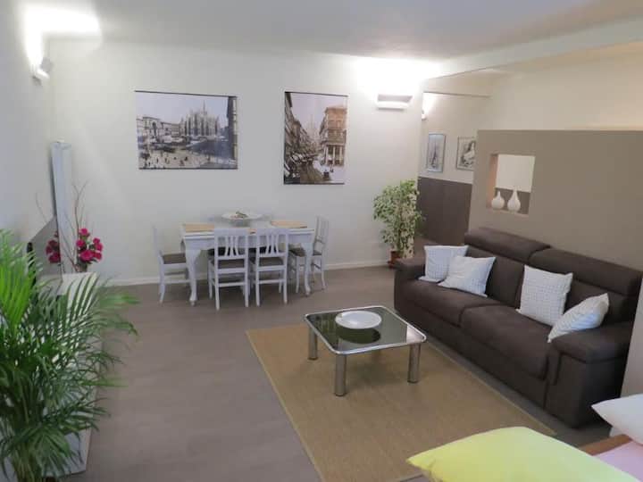 Apartment In Beautiful Villa - Milaan