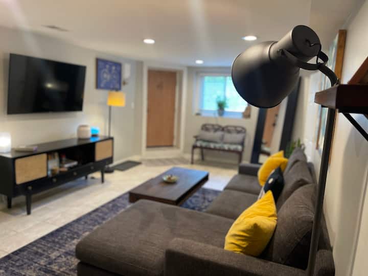 Homey In Hermosa - Chicago, IL