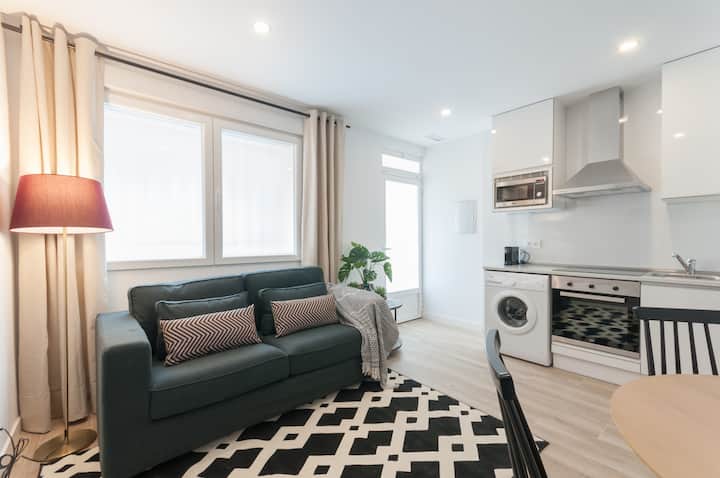 Poo1: Modern & Stylish.apt 1 - Madrid