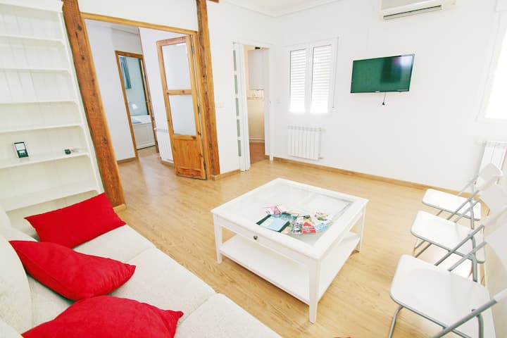 Atocha Attic - Unbeatable Location - Madrid