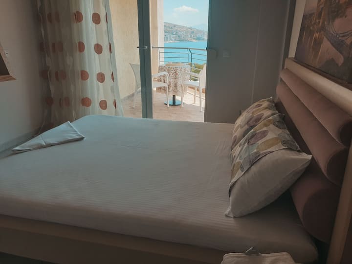 Comfy Cozy & Sea View Apartment-urban Stay Saranda - Sarandë