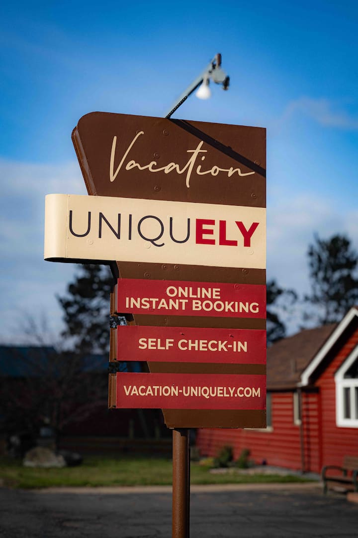 Vacation Uniquely | Cottage #4 - Ely, MN