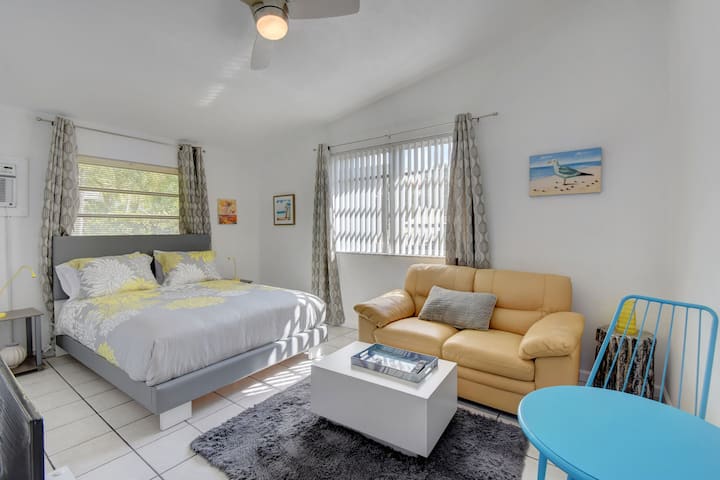 Atlantis Studio - Hugh Taylor Birch State Park, Fort Lauderdale