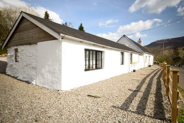 The Highland Longhouse. - Killin