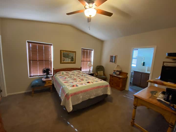 Cheerful Master Bedroom, Private Bath And Entrance - Camp Verde, AZ