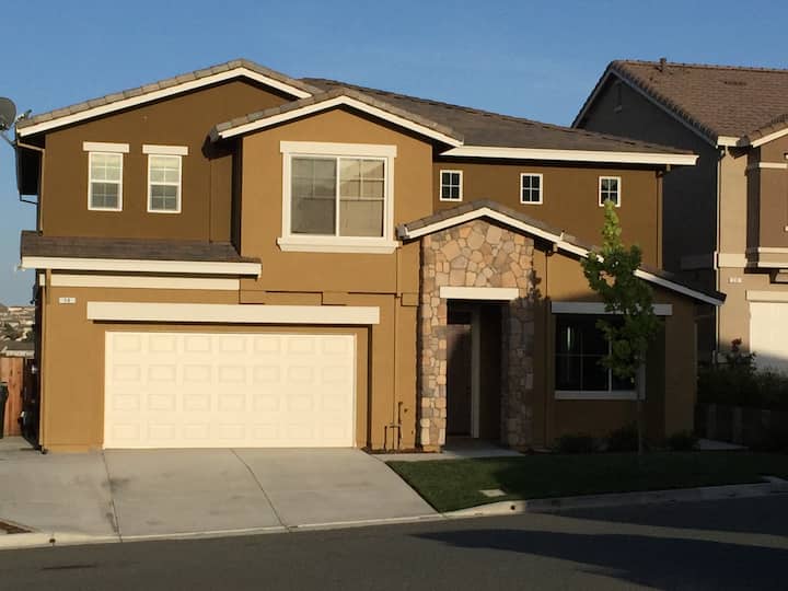 4 Bedroom 3 Bath Whole House - Pittsburg, CA