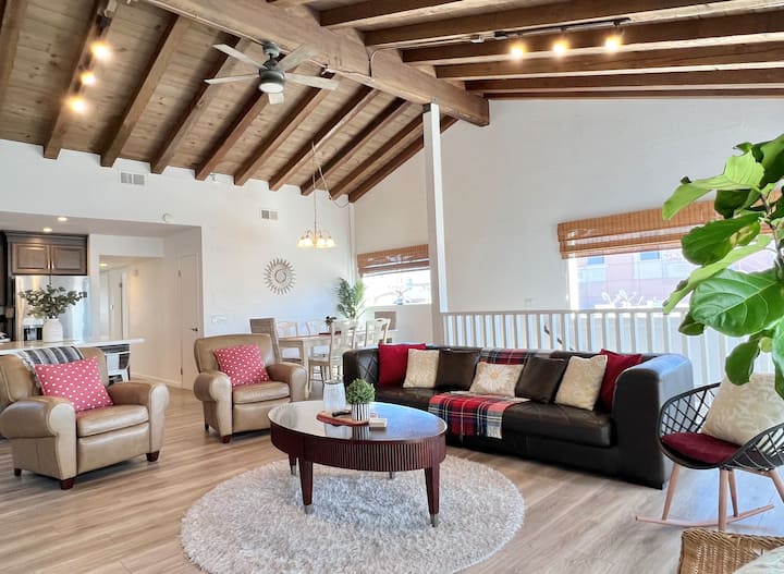 Ocean View Haven, One Row From The Sand - Newport Beach, CA