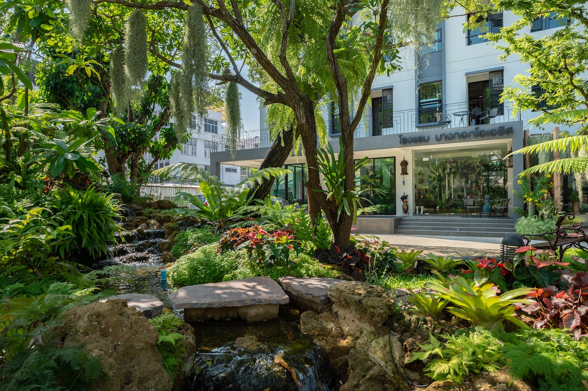 Family Room in Hidden Gems of Bangkok !!! - Khet Ratchathewi, Thailand ...