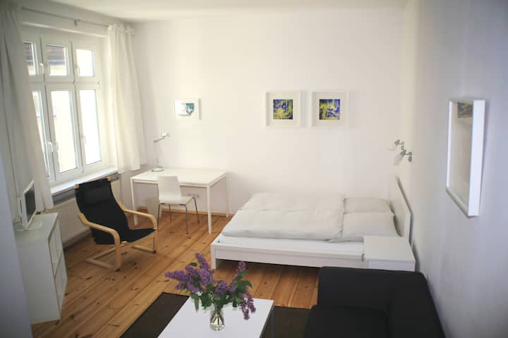 Stylish Apt * Quiet, Great Location - Berlin