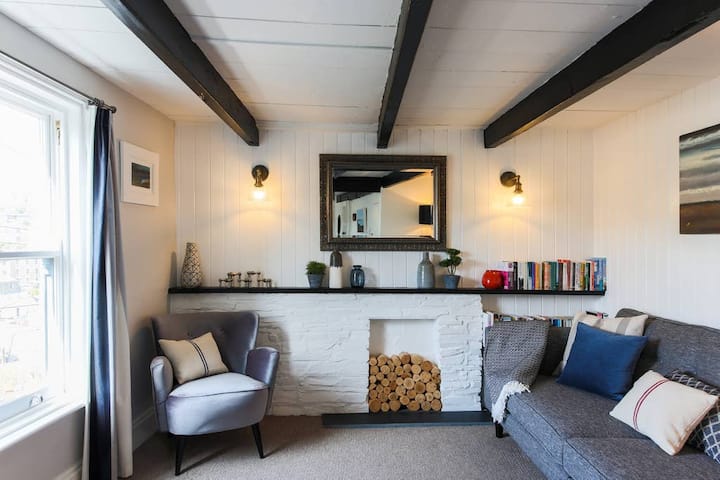 Listed Fisherman's Cottage, Mevagissey, Sea Views! - Gorran Haven