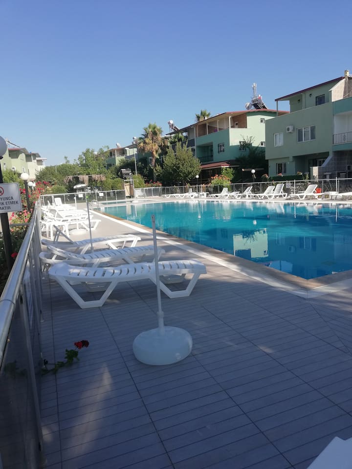 Havuzlu 5+1 Trıplex Yazlık - Davutlar