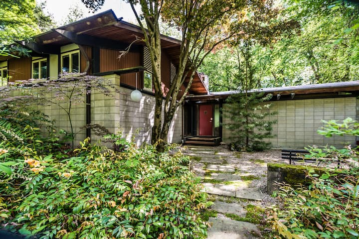 Rooms In Unique Midcentury Modern Near Town+campus - Connecticut