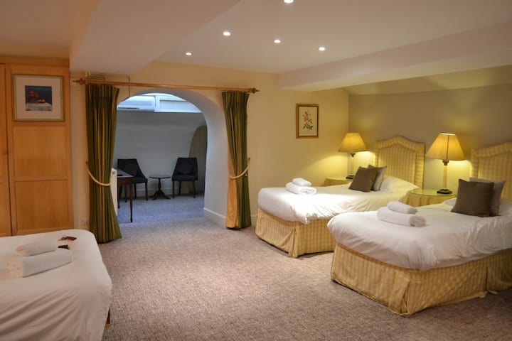 City Centre Room, Great Service, With Breakfast. - Bath
