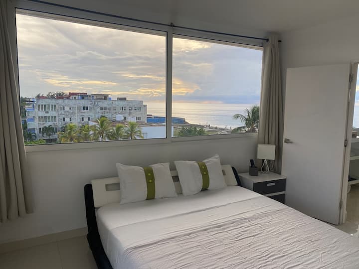 Penthouse Studio With Sea Views, *Free Internet* - La Havane