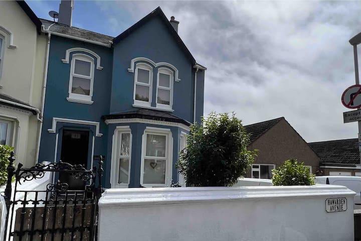 Spacious Room In Friendly Douglas House - Isle of Man