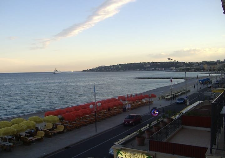 Magnificent Seafront Triplex, Close To The Casinò - Menton