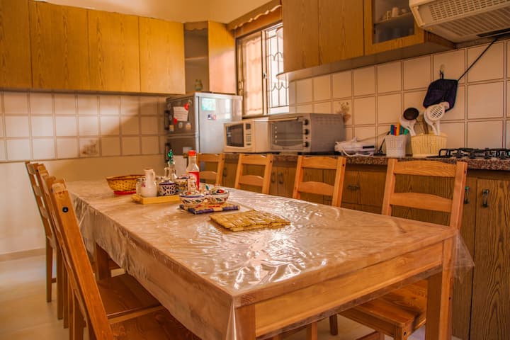 E. Jerusalem Home W Beautiful Garden - Room 1 - Bethlehem