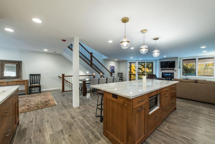 Snowcap Lodge: Spacious Townhome W/ Hot Tub - Park City, UT