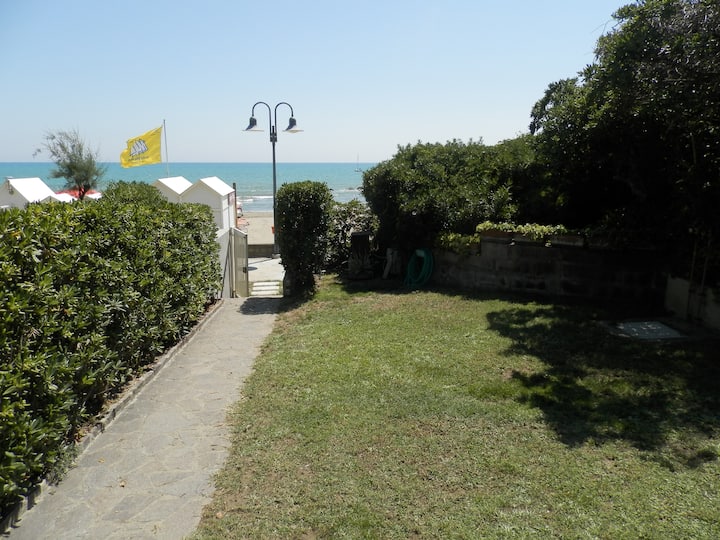 Casa Fronte Mare Con Giardino - Castiglione della Pescaia