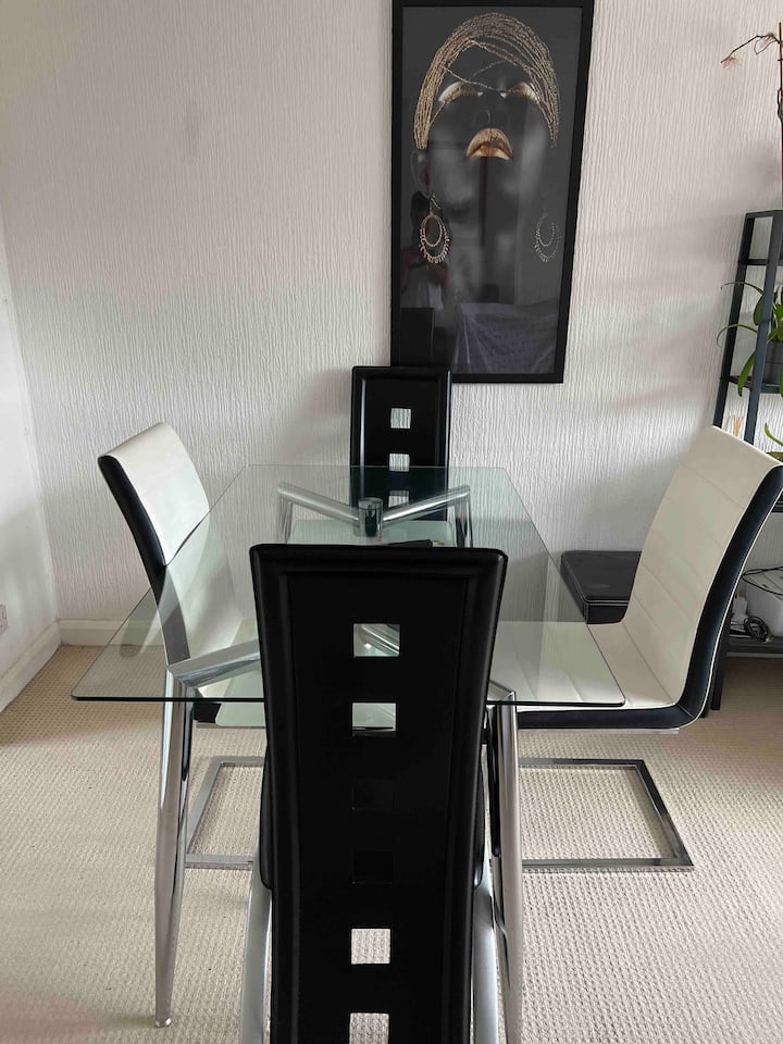 Clean, Spacious And Comfortable Double Bedroom - Edinburgh