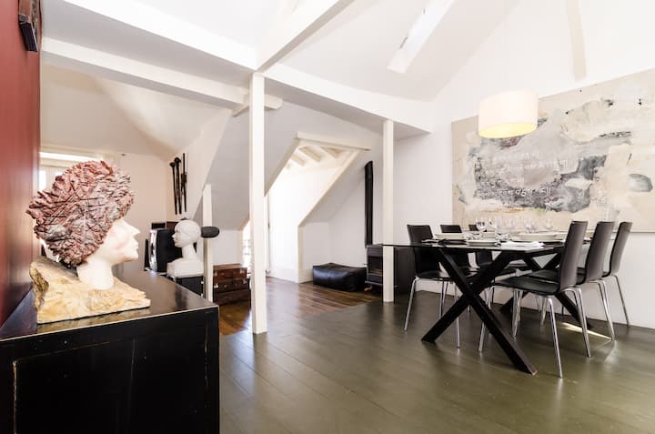 House Of Maps : Downtown Lisbon - Areeiro